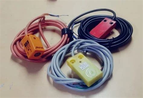different type of proxy sensor at rs 850 piece proximity sensor in