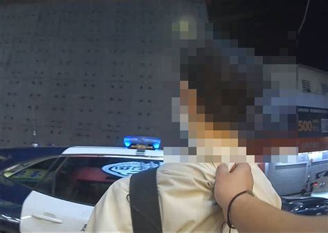 Re 新聞 逢甲商圈偷拍短裙辣妹! 「攝狼」接力連發急刪片 民眾怒吼壓制 看板sex Ptt網頁版 Re 新聞 逢甲商圈偷拍短裙辣妹! 「攝狼」接力連發急刪片 民眾怒吼壓制 看板sex Ptt網頁版