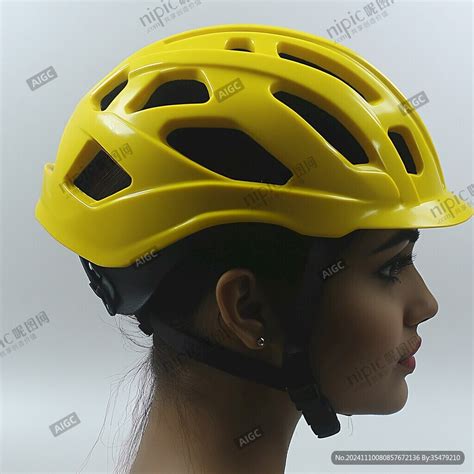 Ai创作图xr头盔 智能安全帽 外卖头盔 骑自行车的人的运动头盔 Ar头盔 头戴智能头盔 头盔安全帽 骑手头像 卡尔西迪头盔 产品精修绘制 工程帽设计 应急头盔 佩戴头盔警示 戴头盔的女人 戴