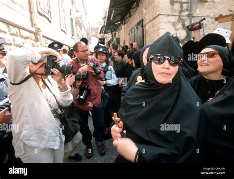 Christian Orthodox Easter In Jerusalem Stock Photo Alamy