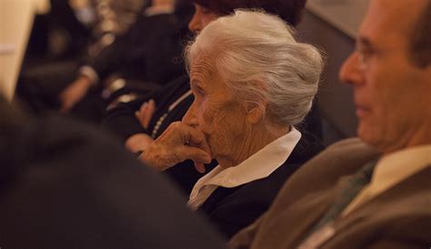 Survivor Of Nazi Twin Experiments Talks To Doctors About Human Subjects Research
