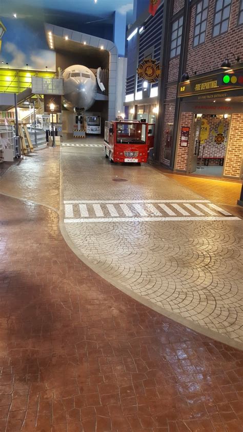 패턴크리트 부산 해운대구 키자니아 부산 내부바닥 도막형바닥재 · 칼라무늬콘크리트패턴크리트 습식공법 커스텀 시공 네이버 블로그