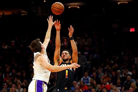 Devin Booker Sends Honest Message After Disappointing Suns Season - Athlon Sports