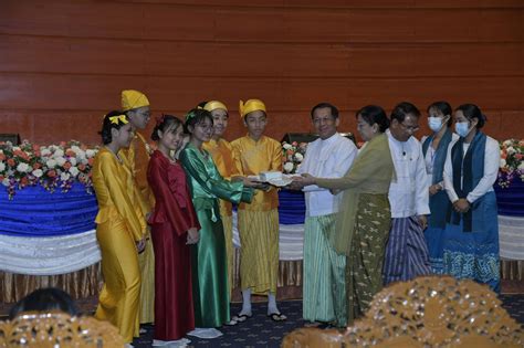 နိုင်ငံတော်စီမံအုပ်ချုပ်ရေးကောင်စီ ဥက္ကဋ္ဌ နိုင်ငံတော်ဝန်ကြီးချုပ် ဗိုလ်ချုပ်မှူးကြီး မင်းအောင်လ