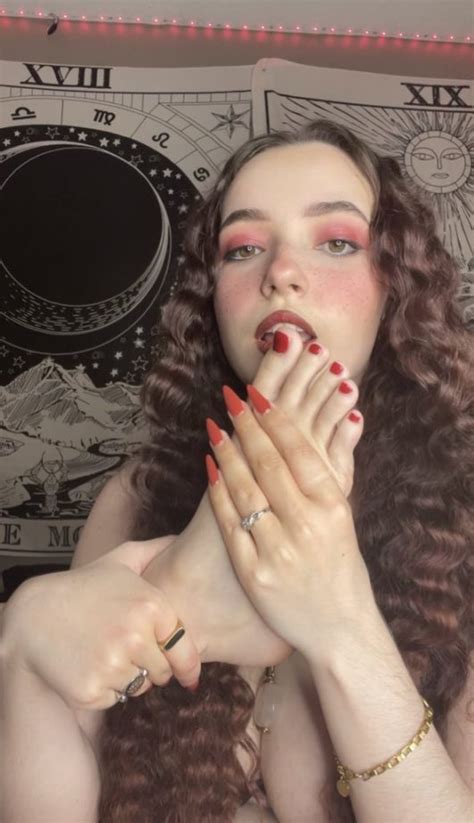 Babe Licking Own Feet FeetPlaza