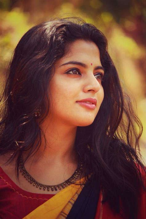 Nikhila Vimal Photos Beautiful Pics Of The New Age Mollywood Actress Nikhila Vimal