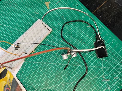 Monitoring Data Sensor Jarak Secara Real Time Labrobotika