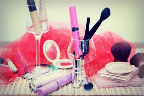 Makeup Wallpapers Top Free Makeup Backgrounds Wallpaperaccess