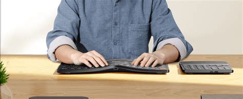 Ek04 Split Ergonomic Keyboard With Numeric Pad Protoarc