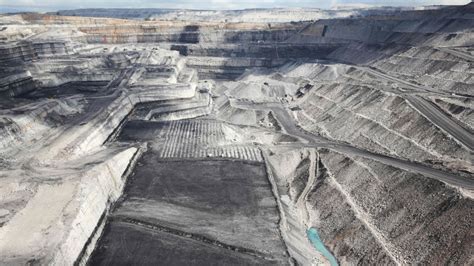 The World Is On Edge ― America Dares To Open 10000000 Kg Mine With