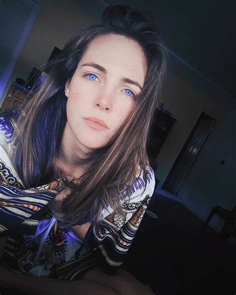 Evanne Elizabeth Friedmann Scrolller