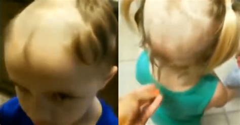 내가 너무 심했나 전기면도기로 동생들 머리털 밀어버린 아이