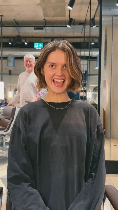 How To Rock Hailey Biebers Bob Video Video Chin Length Hair