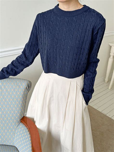 [23ss 핏보장] 하니 반전 뒷트임 꽈배기 크롭 니트