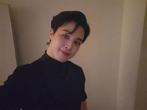 Bts Community Posts 비록 내가 힘들지라도 나는 행복해지려고 계속 노력한다 왜냐하면 나는 한국에 서울에 나를 이해해 주는 단 한 사람이 있다는 것을