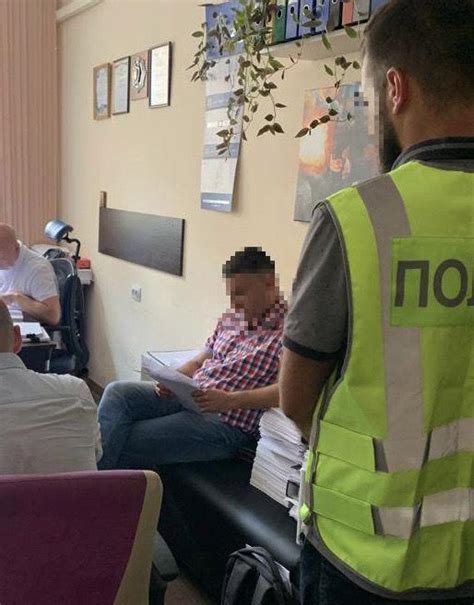 Заступника директора КК «Київавтодор підозрюють у завданні мільйонних