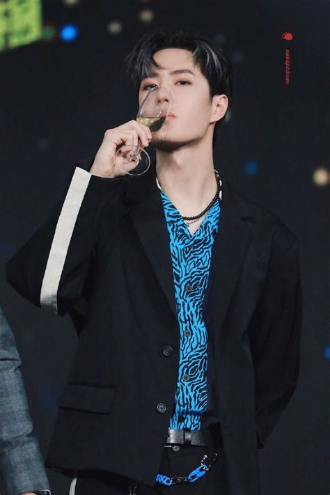 ปักพินโดย Grumpy Cookie ใน Wang Yibo นักแสดง จีน