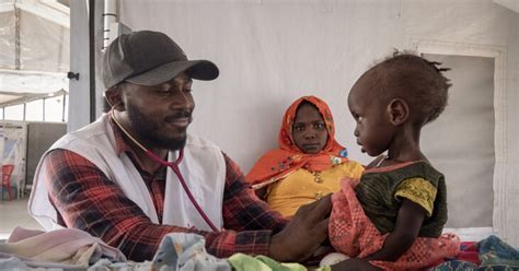 세계 어린이 4명 중 1명 모유·곡물만 먹는 심각한 영양 불균형”