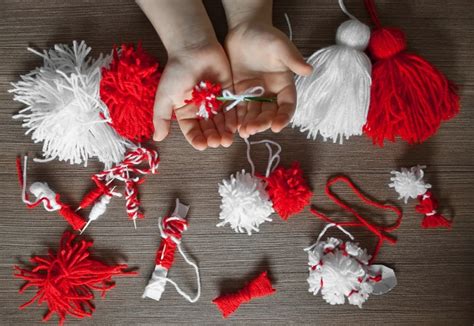 Във Вършец редят изложба на мартеници направени от деца