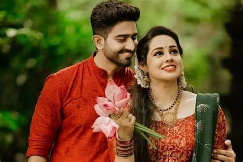 வேறொரு பெண்ணுடன் கள்ளத்தொடர்பு கையும் களவுமாக சிக்கிய சன் டிவி