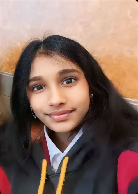 19 Year Old Indian Babe 😍 Rindianteenshot