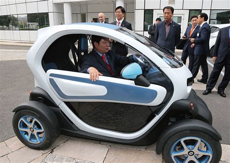 신성장 동력 2 미래형 자동차 올해 하반기부터 국내 최초 ‘1톤 전기상용차 생산 2000억원 투자해 미래형 자동차 테스트베드 구축