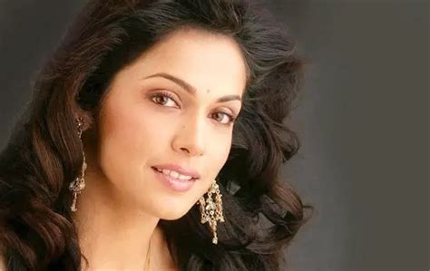 Isha Makes Her Tollywood Entry After One And A Half Decade Nettv4u