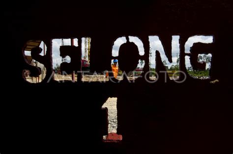 Ladang Minyak Dan Gas Selong Antara Foto