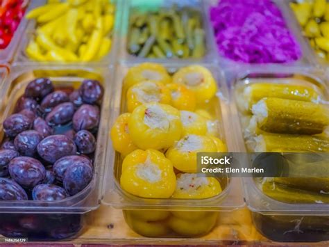 마늘 파슬리 향신료를 곁들인 수제 절인 파프리카 채식 음식 지중해 요리 가을에 대한 스톡 사진 및 기타 이미지 가을 건강한 생활방식 건강한 식생활 Istock