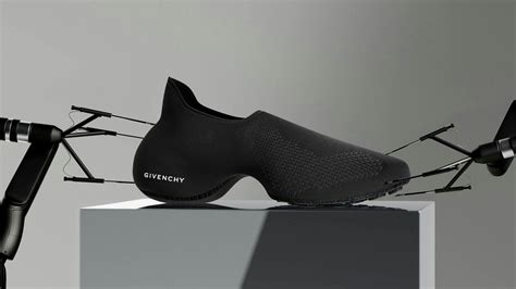 New shape: la nuova sneaker TK-360 di Givenchy
