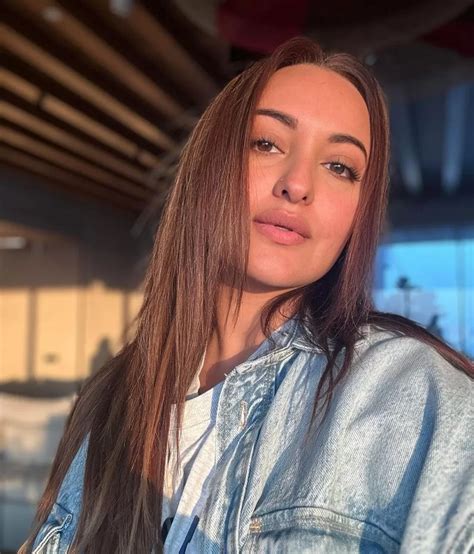 Sonakshi Sinha Latest Photos Insta Posts Gallery Images