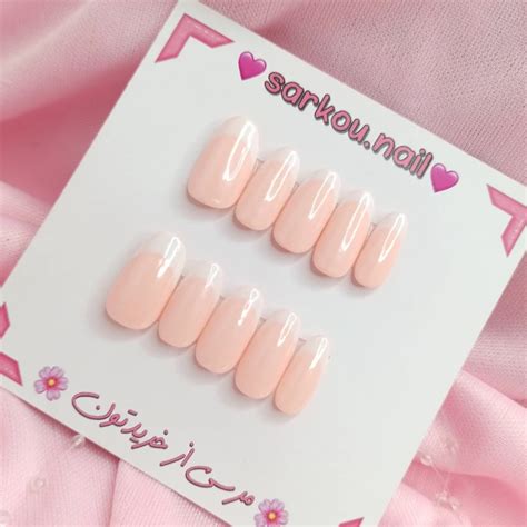 خرید و قیمت ناخن مصنوعی ساخته شده با مواد کاشت طرح فرنچ ساده با بیس