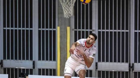 Християн Димитров със страхотен мач при завръщането си в Италия