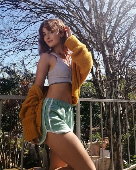 Nudity You Dont Always Need To Be Sexy A Sincere Look Or Smile Is