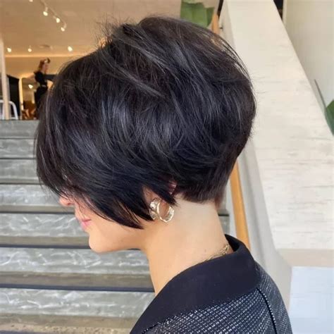 How To Wear A Stacked Inverted Bob At Without A Karen Effect