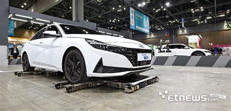 Qr코드가 알려주는 경로를 따라 주차 전자신문