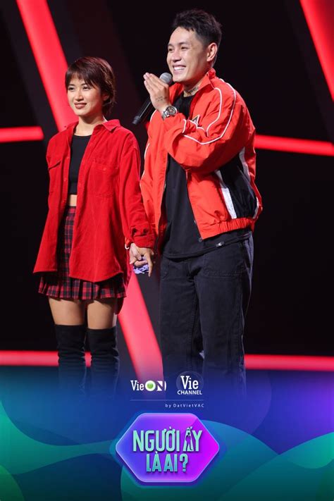 Lần đầu tiên tại Người Ấy Là Ai Hai anh em sinh đôi là LGBT