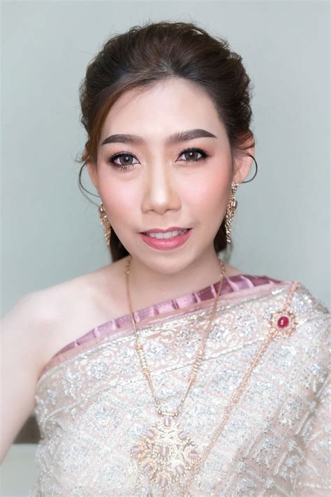 เจ้าสาวเช้านี้คุณหมิวสวยหวานละมุนตามฉบับ Patcha Makeup คร้า ขอบคุณที่