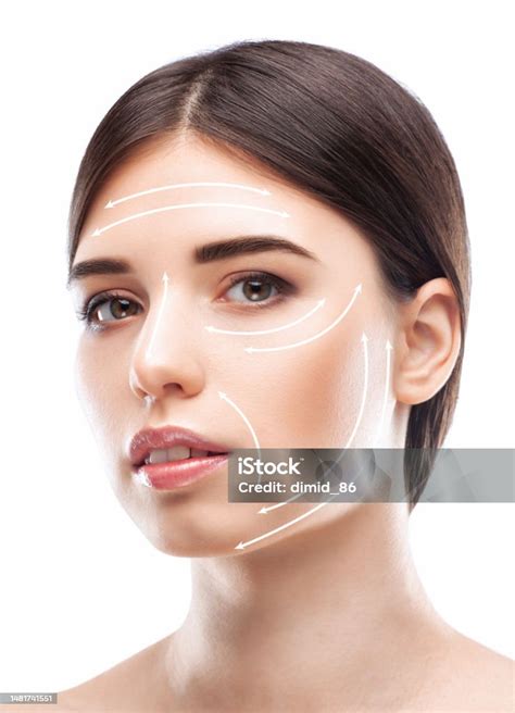 건강한 깨끗한 피부와 아름다운 메이크업을 가진 매력적인 소녀의 초상화 미용 미용 및 메이크업 컨셉 사람 얼굴에 대한 스톡 사진