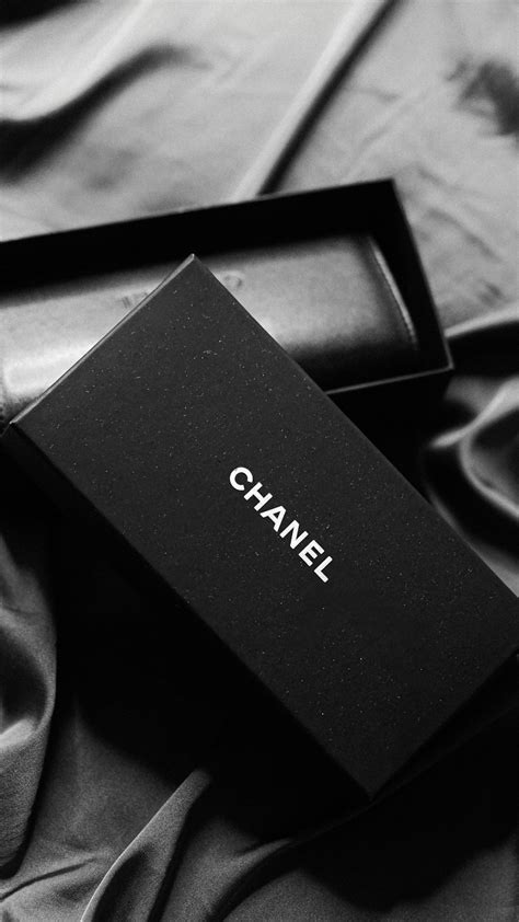 검은색 표면에 있는 검은색 직사각형 개체 사진 Unsplash의 무료 프랑스 이미지