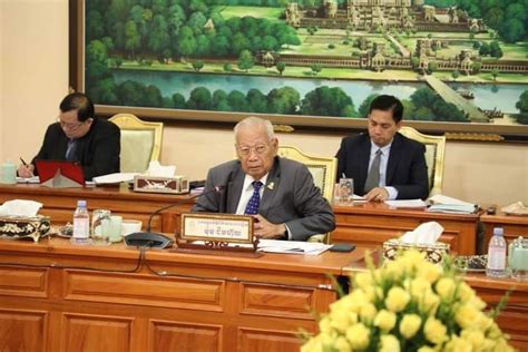 សម្តេចភក្តី សាយ ឈុំ ដឹកនាំកិច្ចប្រជុំគណៈកម្មាធិការអចិន្ត្រៃយ៍ព្រឹទ្ធសភា សារព័ត៌មាន នគរវត្ត