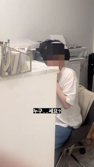 루앙붙임머리 건대붙임머리 성수붙임머리 잠실붙임머리 강남붙임머리 붙임머리가발 카운터에 웬 남자가 있다는거에요 키보드 두드리는 소리가 나길래 무슨 이유가 있겠지