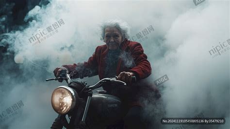 Ai创作图摩骑返乡 摩托飞驰 电摩载人 骑摩托的村民 追风少年 骑摩车 追风 高级摩托车 开电瓶车的人 光影摩托 冒雨骑摩托车 英雄有梦 村民骑摩托车 骑摩托的人 摩的载客 昵图网