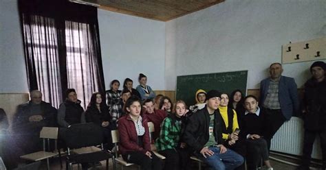 სინედოკ კლუბი ხანდოს საჯარო სკოლის მოსწავლეებთან ერთობლივი კინოჩვენება