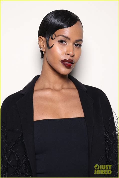 Sabrina Elba Attends Elie Saab Fashion Show With Husband Idris Elba S Daughter Isan Photo