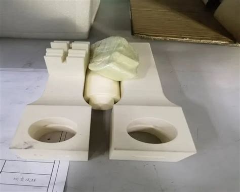 microcomputer controlled vacuum high temperature tensile creep