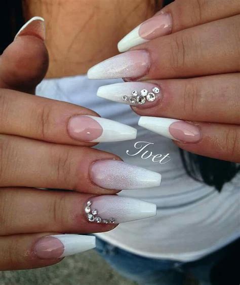 Pin By Ana Sal N De U As On U As En Tonos Blancos Nail Designs Nail Art Wedding Nails