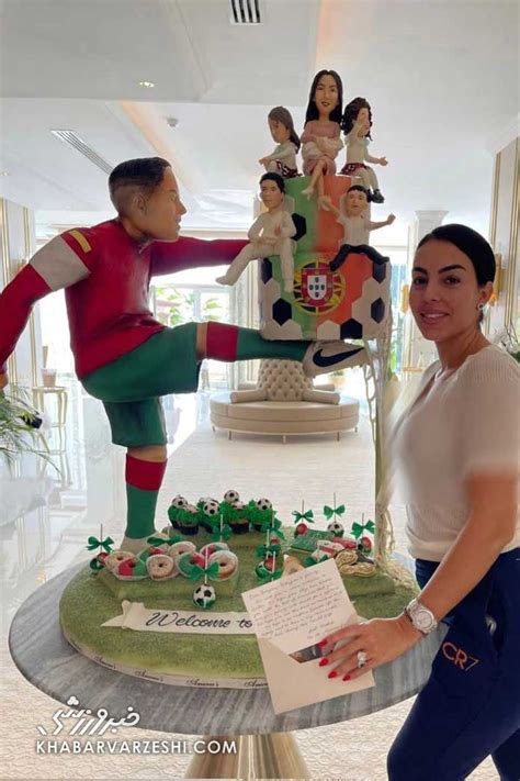 چرا جورجینا نامزد رونالدو شبیه به زن دیگری در جام‌جهانی نیست؟ از غرق