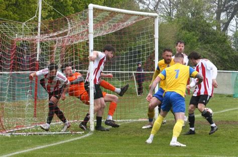 Port And Vics Fire Blanks In Soggy Isle Of Wight Derby Stalemate Isle Of Wight News Island Echo