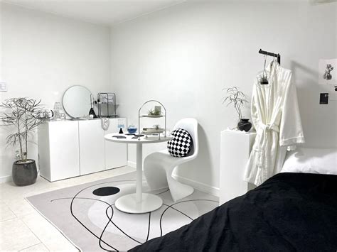 방구석 감성 호텔로 셀프 인테리어ㅣ화이트and블랙 컨셉 라이프스타일 슈퍼앱 오늘의집